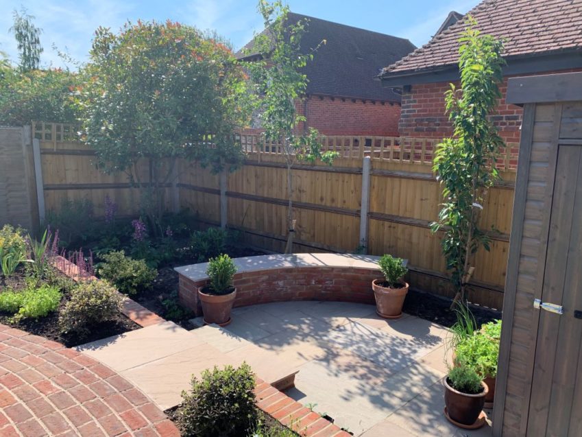 Using Curves in Garden Design - ALDA Landscapes