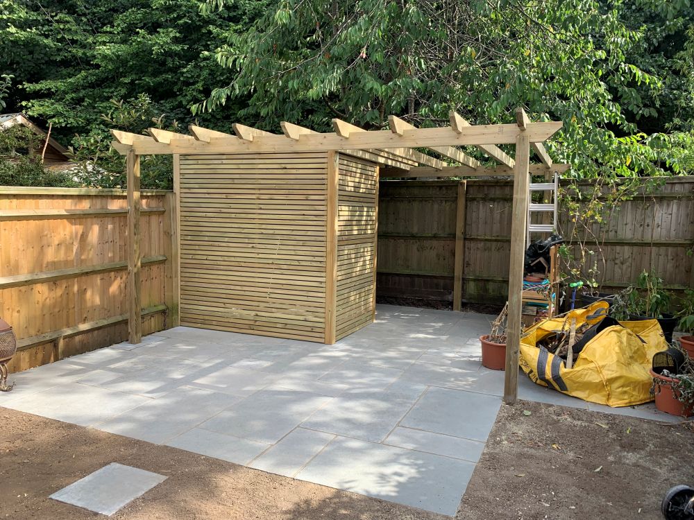 Shutter Screen Fencing: A Contemporary Screening Solution - ALDA Landscapes